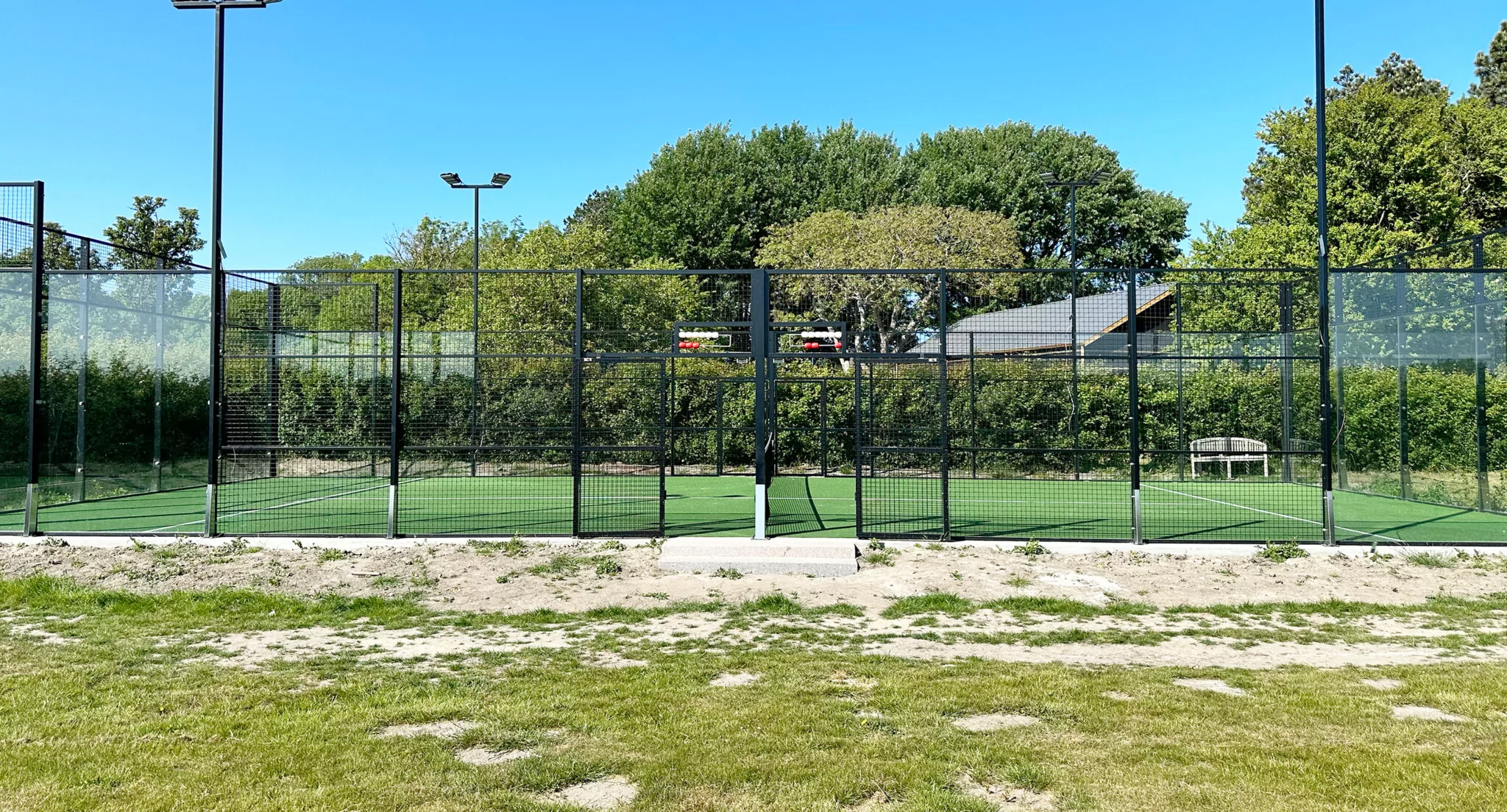 Padel på Langeland - Spil Padel Tennis i smukke omgivelser