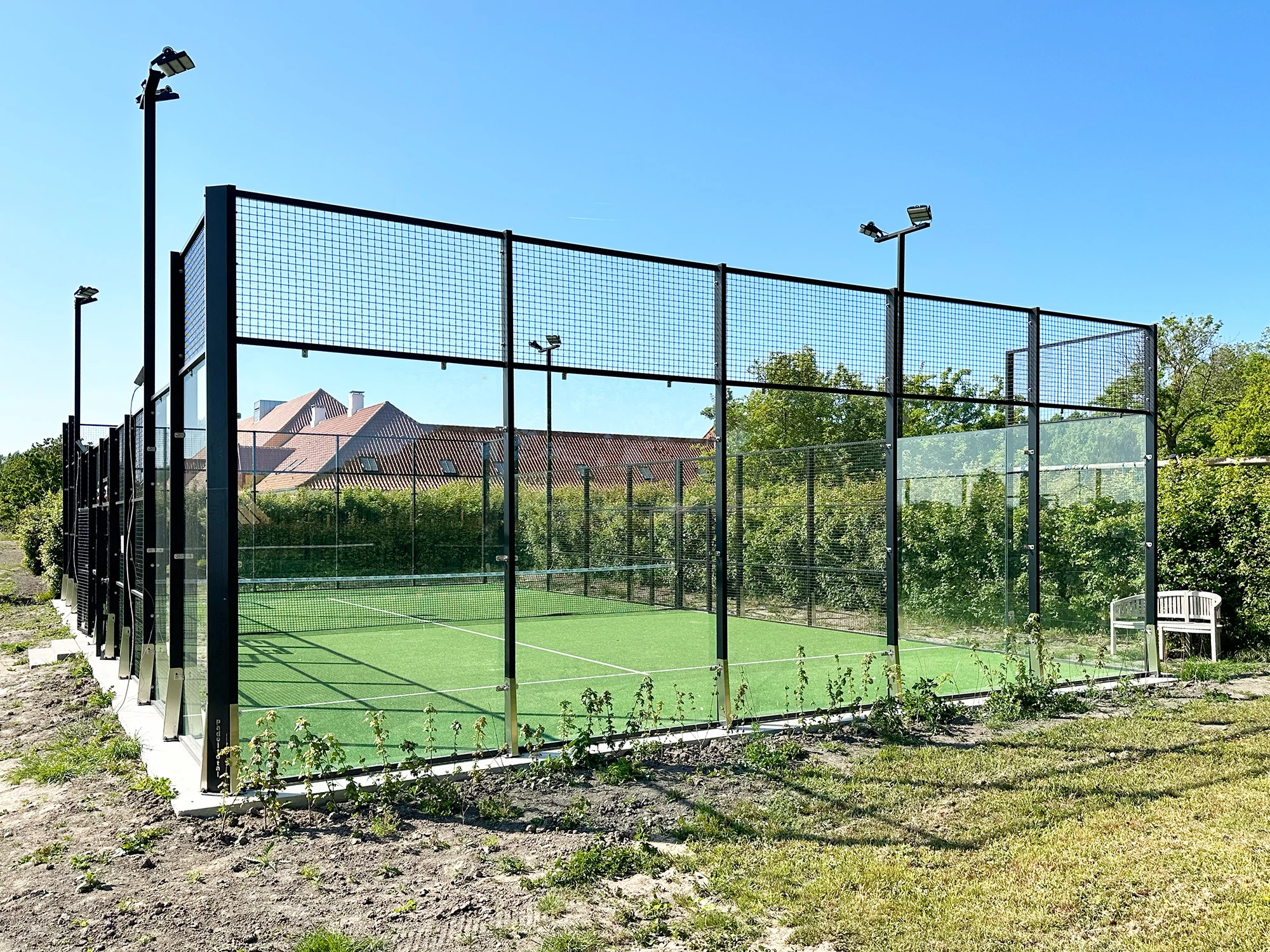 Padel på Langeland - Spil Padel Tennis i smukke omgivelser